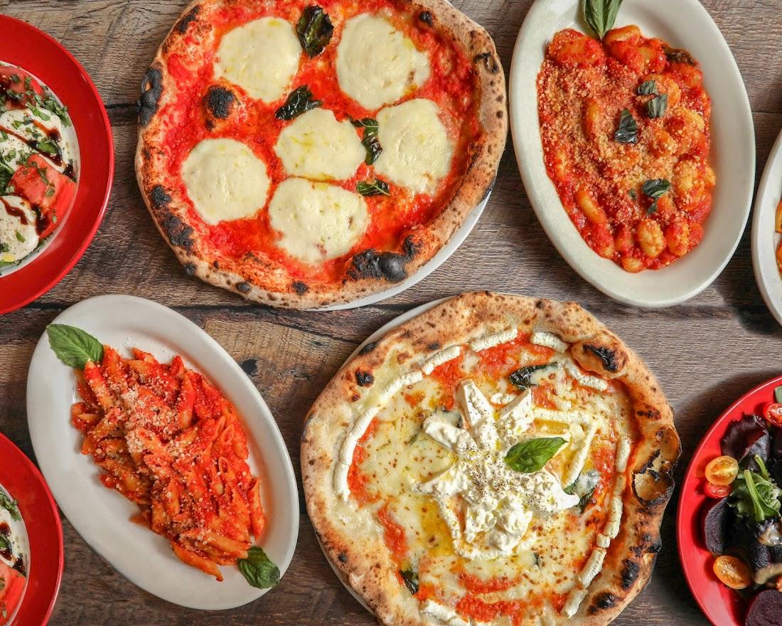 Atmosphere - Pizza restaurant in Sarasota, FL